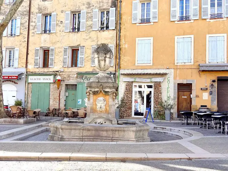 Que voir, que faire et visiter à Cotignac - La souris globe-trotteuse