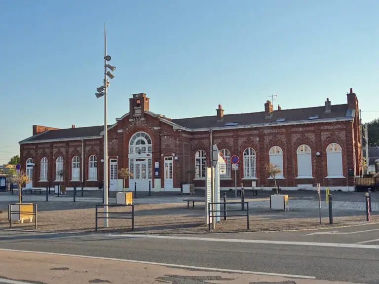 Que visiter, que faire à Bergues dans le Nord : bienvenue chez les Ch'tis ! - La souris globe ...