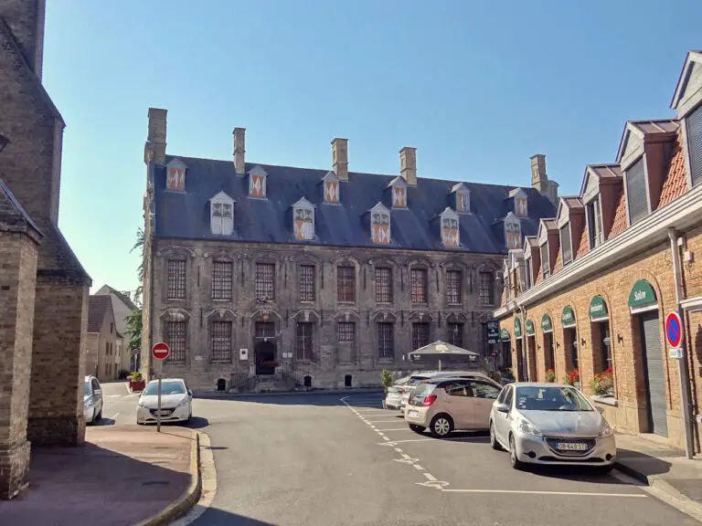 Que visiter, que faire à Bergues dans le Nord : bienvenue chez les Ch ...