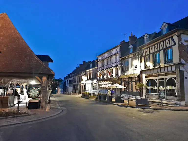 Que visiter, que faire à Lyons-la-Forêt et ses environs - La souris ...