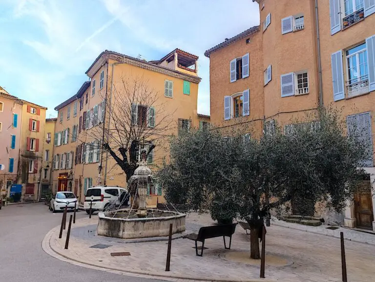 Que voir, que faire et visiter à Cotignac - La souris globe-trotteuse
