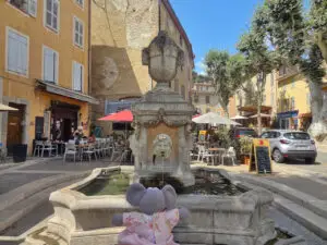 Que visiter, que faire à Cotignac - La souris globe-trotteuse