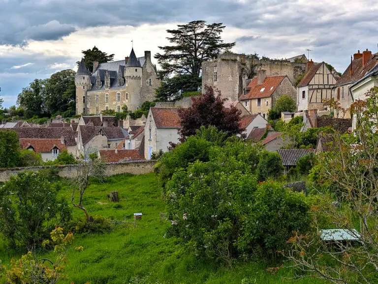 Visiter le château de Montrésor et l'un des plus beaux villages de ...