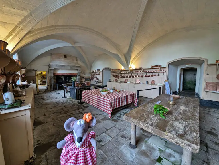 Visiter le château de Serrant : mon avis et expérience - La souris ...