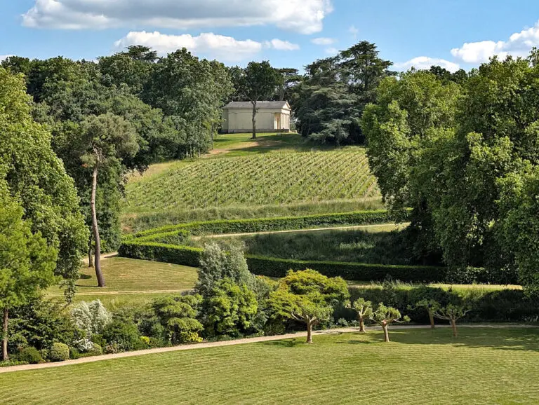 Visiter le château de Brissac : mon avis et expérience - La souris ...